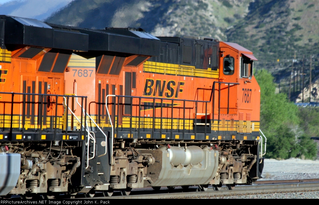 BNSF 7687